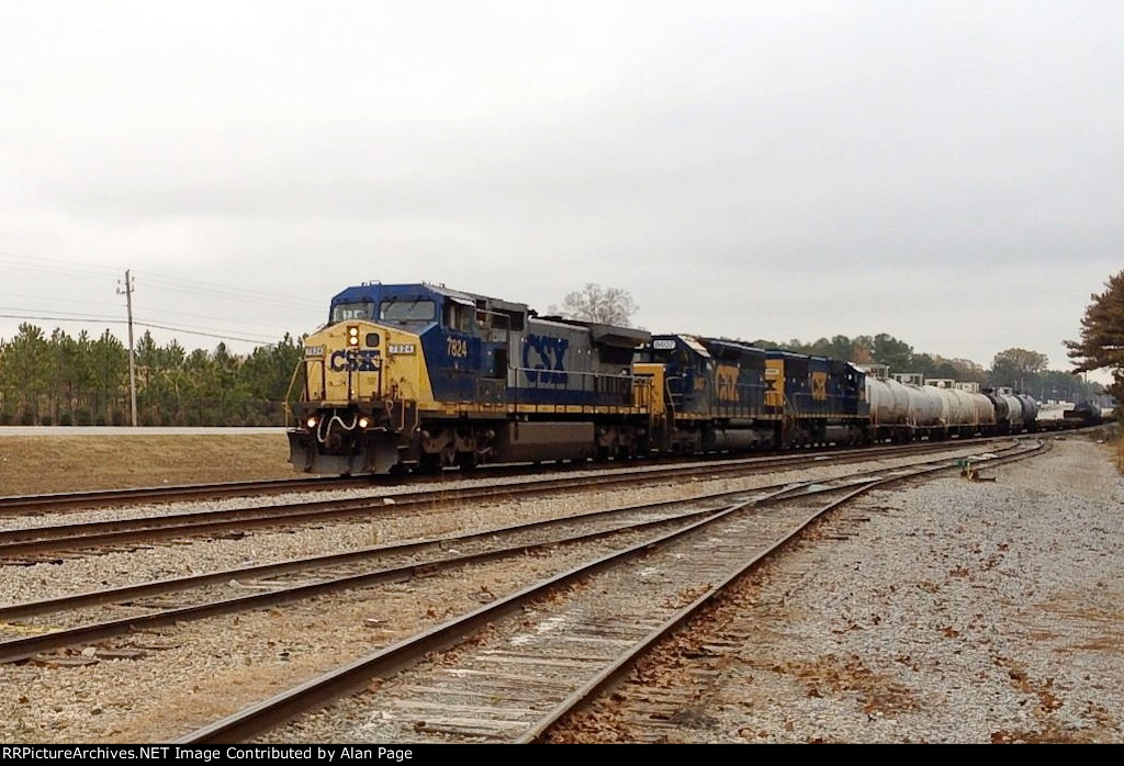CSX 7824, 8407, and 2490 are slowing to stop at Gullatt Rd
